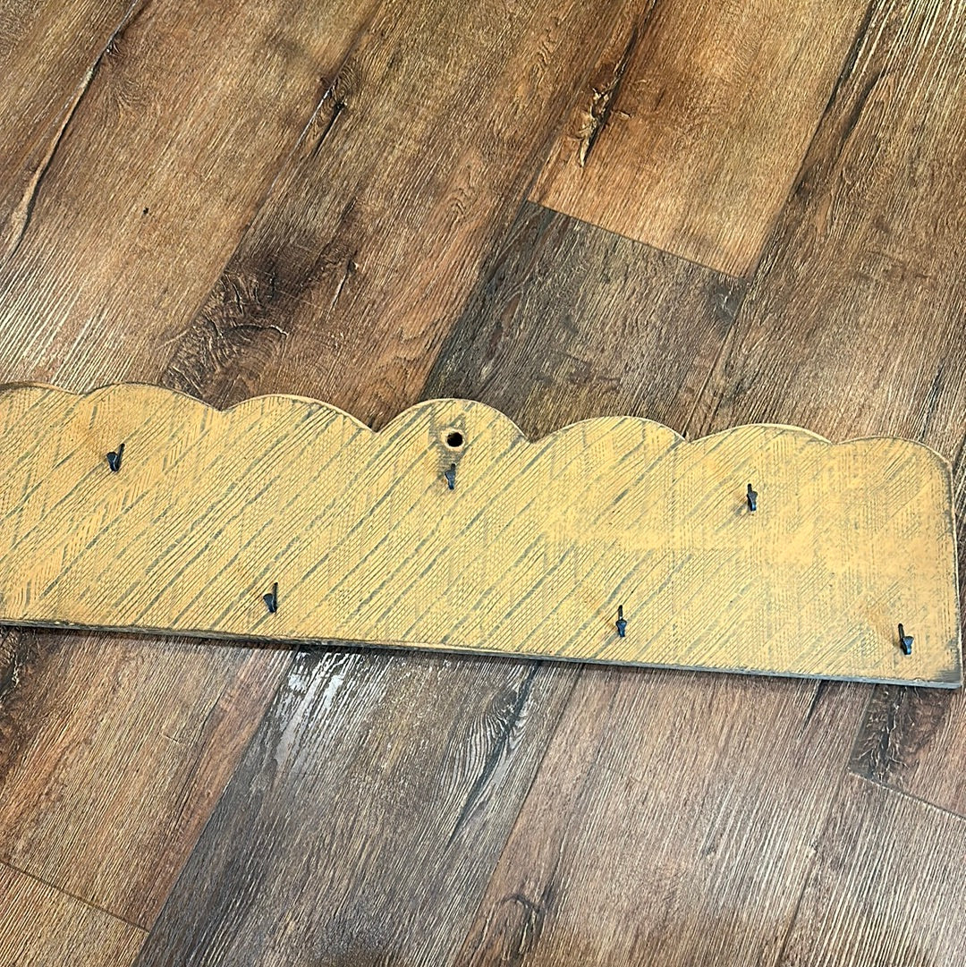 Fowl Board 7 Hook – Pine Cone Gift Shoppe